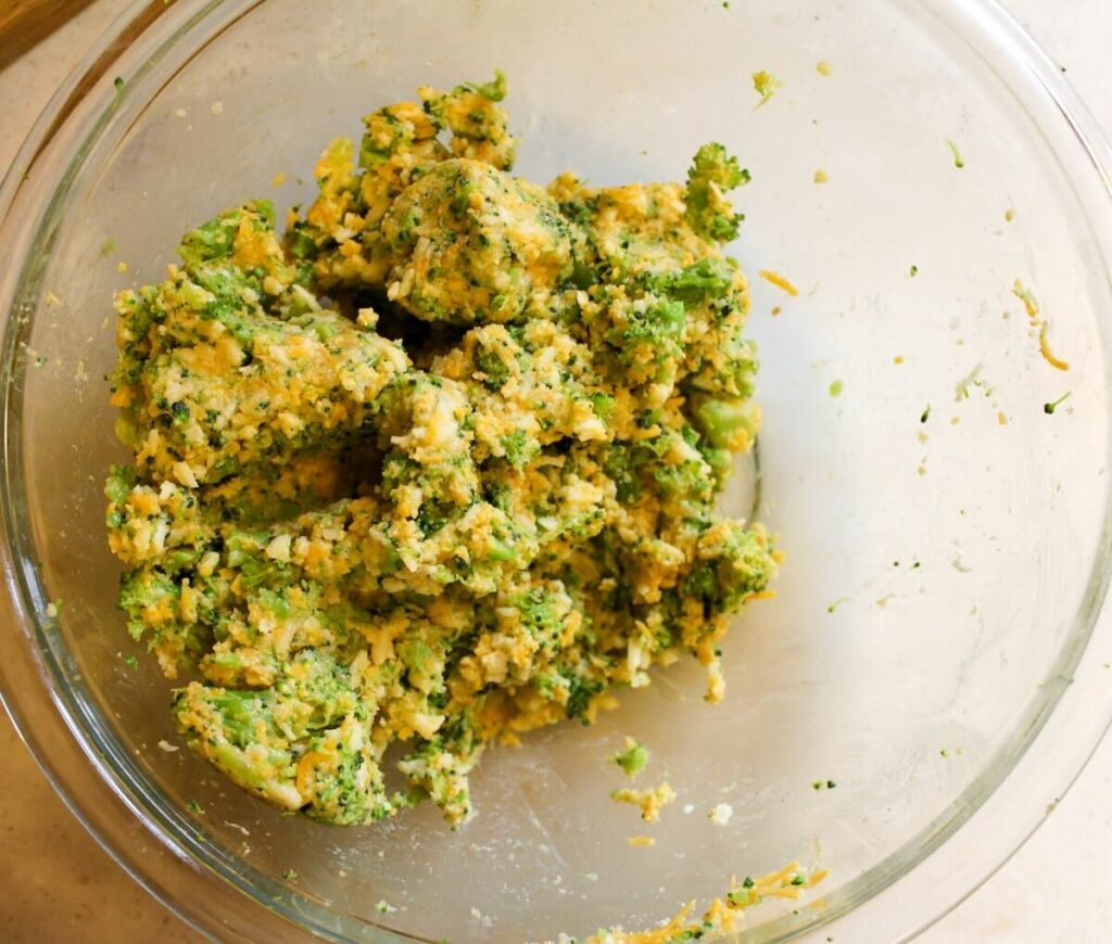 Try these Crispy Broccoli Cheese Bites, It's a must! - thekitchengulp