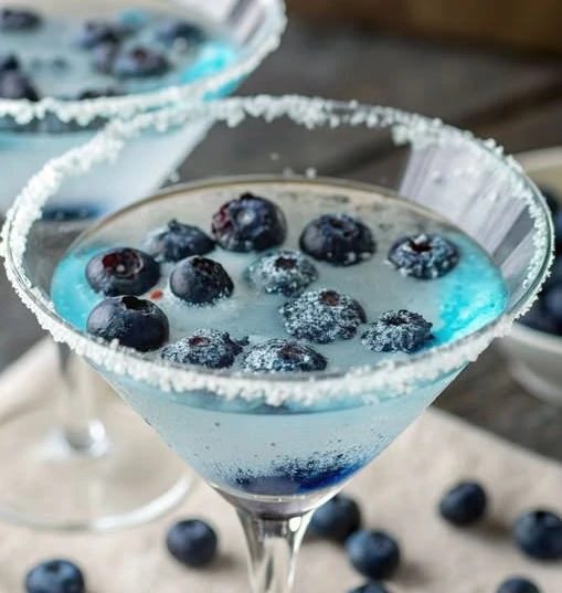 Frostbite Blueberry Martini - thekitchengulp